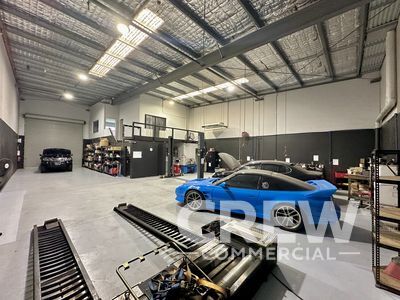 Air-Conditioned Factory - Three Phase Power - 5 x Car Spaces - Crew ...