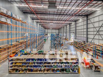 Premium Warehouse With Racking - Crew Commercial