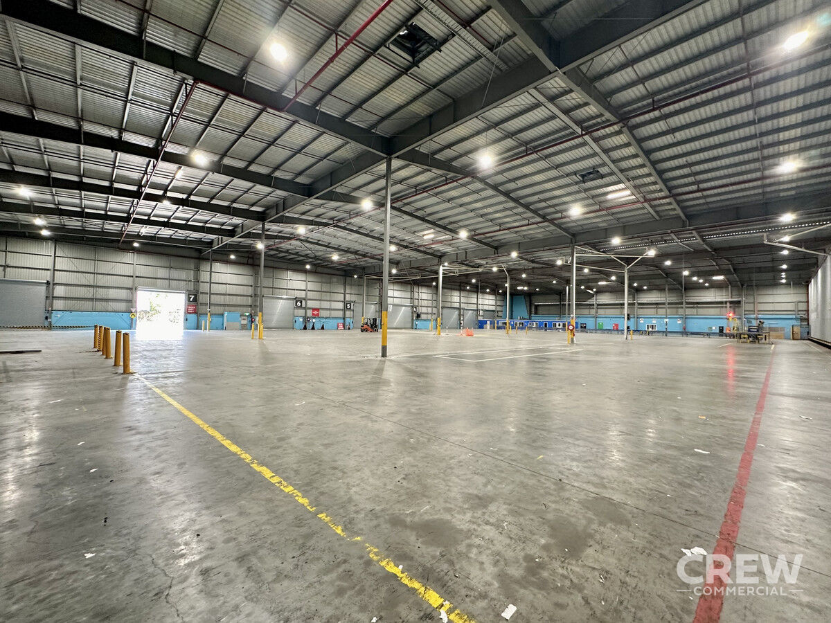 Large Warehouse with Executive Offices & Fenced Hardstand - Crew Commercial