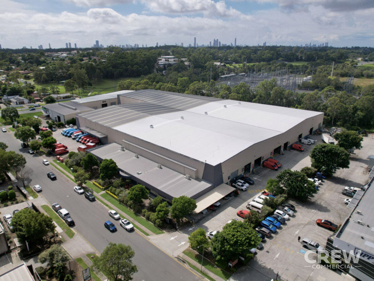 Large Warehouse with Executive Offices & Fenced Hardstand - Crew Commercial