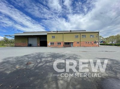 Warehouse with Hardstand and Power! - Crew Commercial