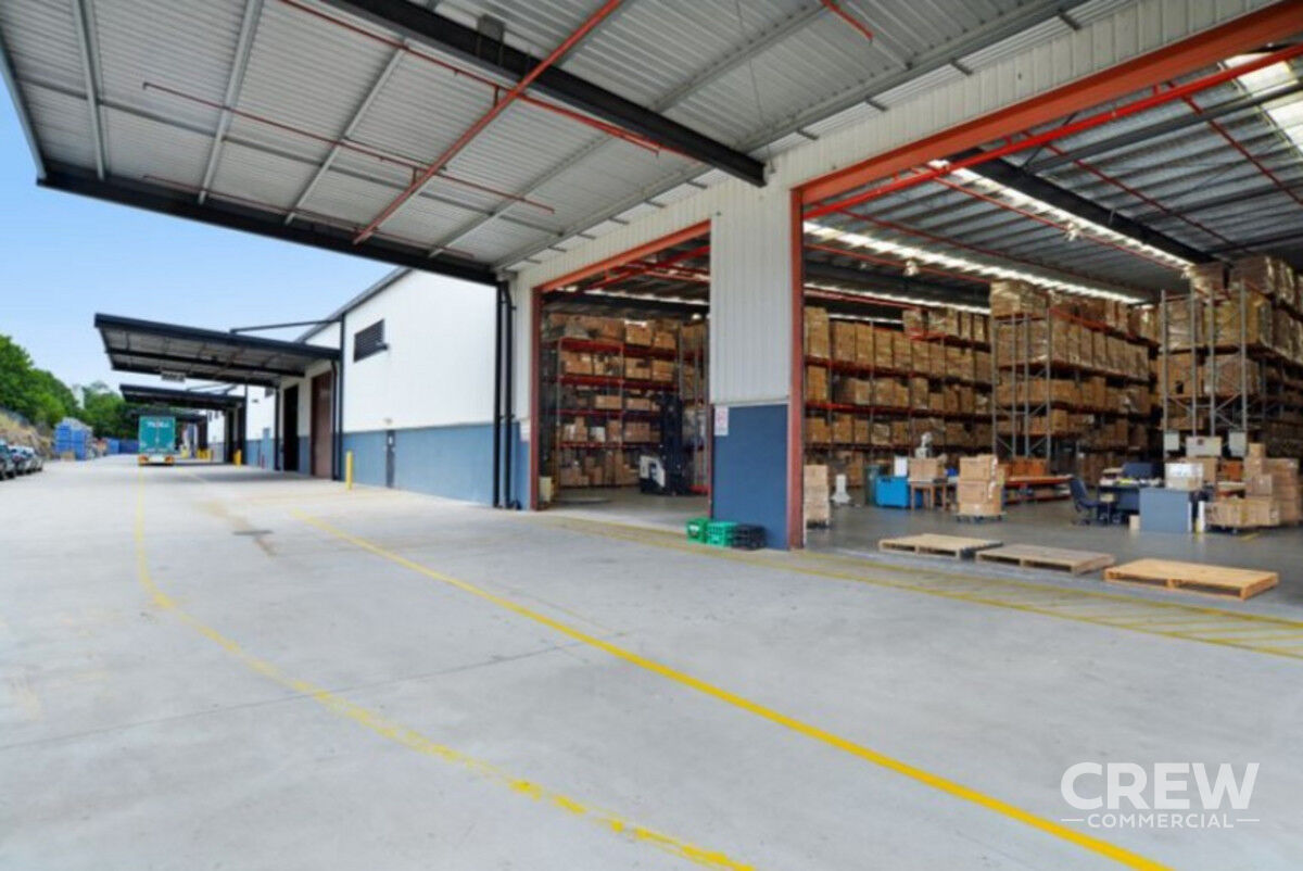 BOUNDARY ROAD WAREHOUSE FACILITY - Crew Commercial