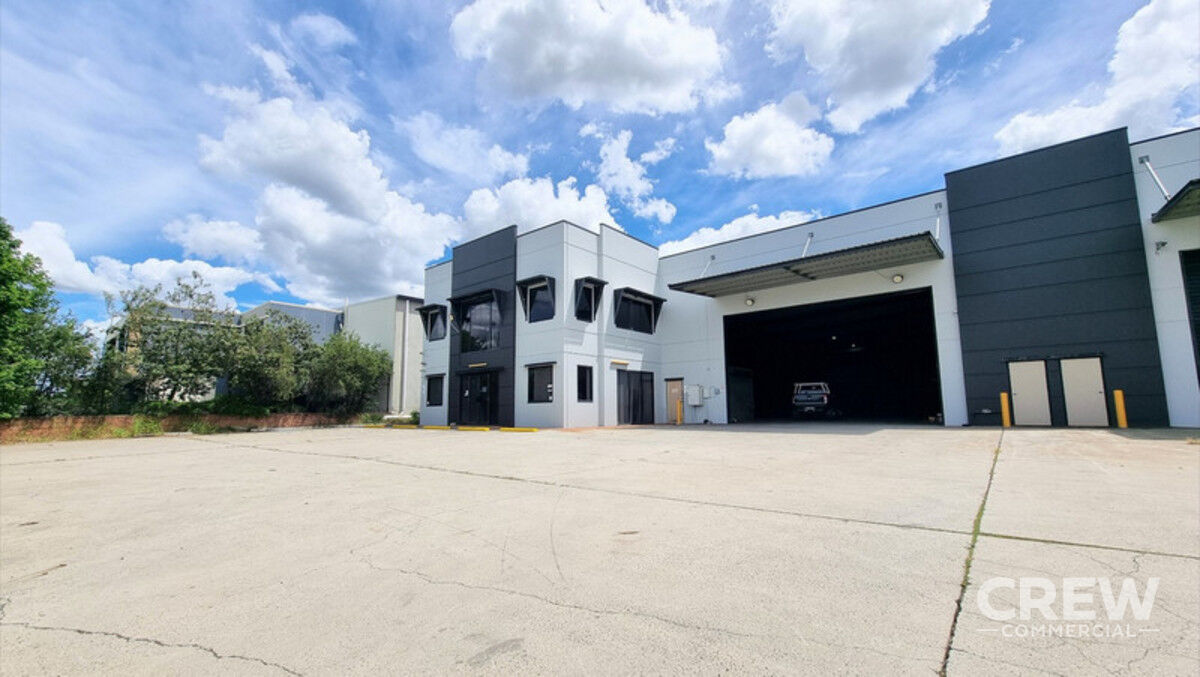 INDUSTRIAL DUPLEX - READY TO OCCUPY! - Crew Commercial