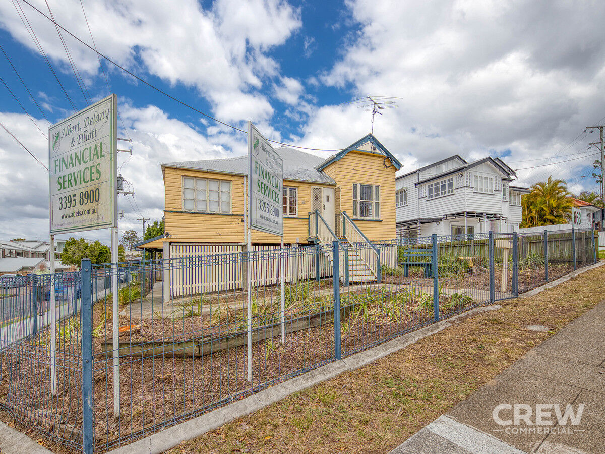 Freestanding commercial office with dual street frontage - Crew Commercial