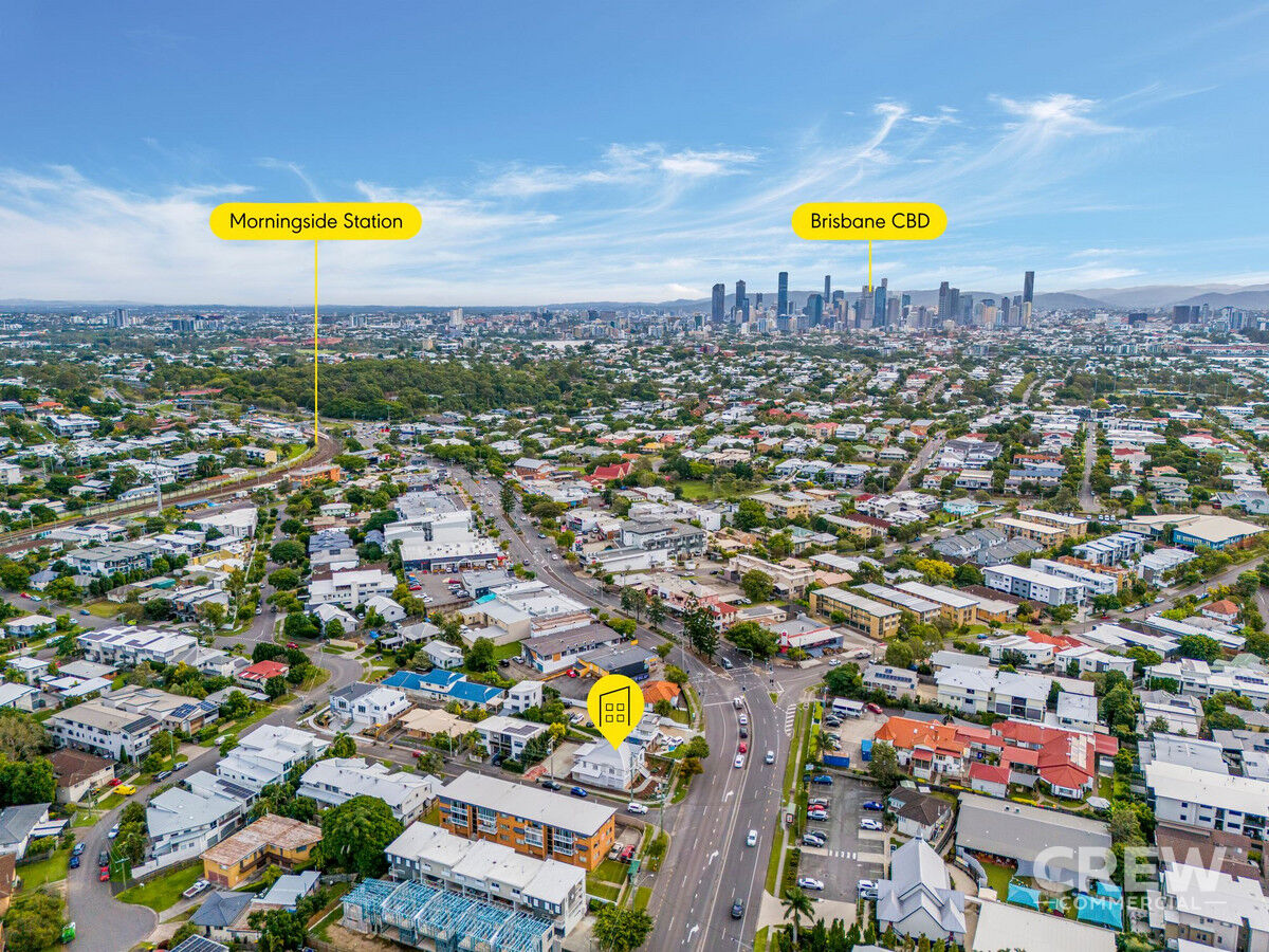 Freestanding commercial office with dual street frontage - Crew Commercial