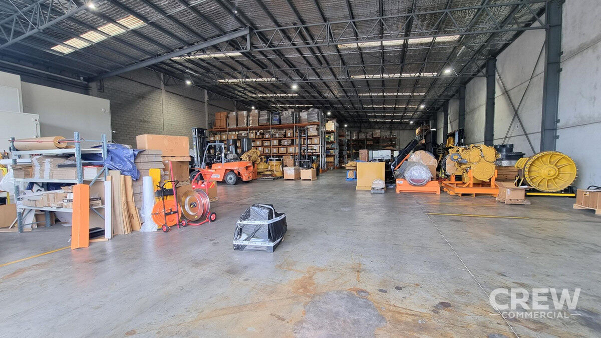 FUNCTIONAL WAREHOUSE + HARDSTAND - Crew Commercial