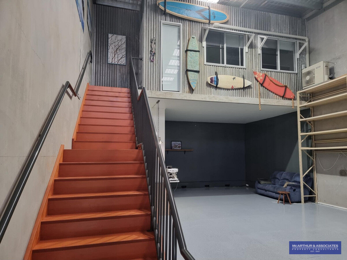 QUALITY TILT SLAB WAREHOUSE WITH CONCRETE HIGH MEZZANINE OFFICE ...