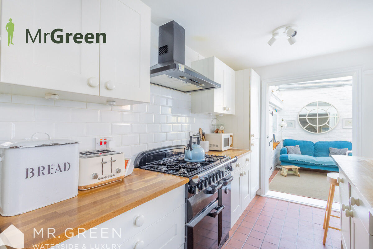 Purewell, Christchurch, BH23 - Mr Green Estate Agents