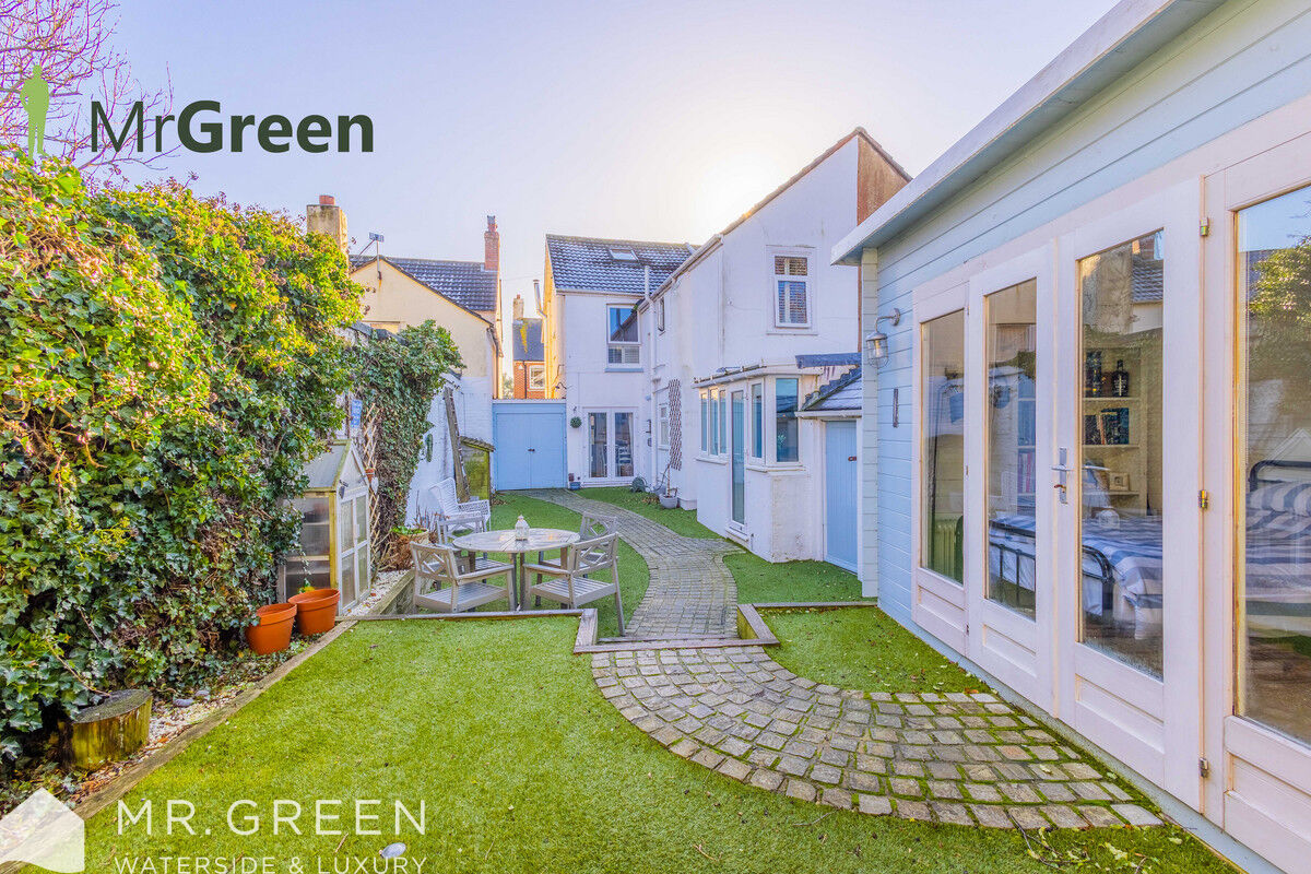 Purewell, Christchurch, BH23 - Mr Green Estate Agents