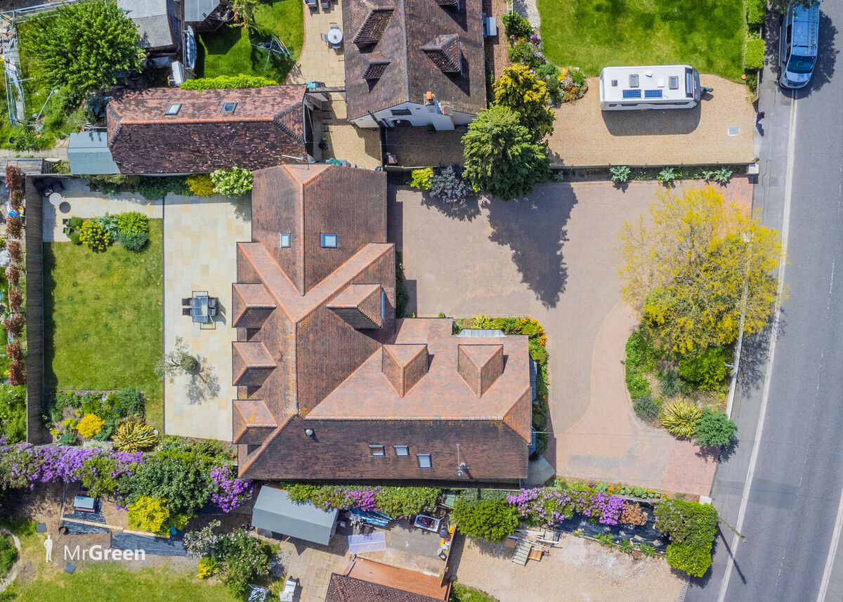 River Way, Christchurch, Dorset, BH23 2QQ - Mr Green Estate Agents