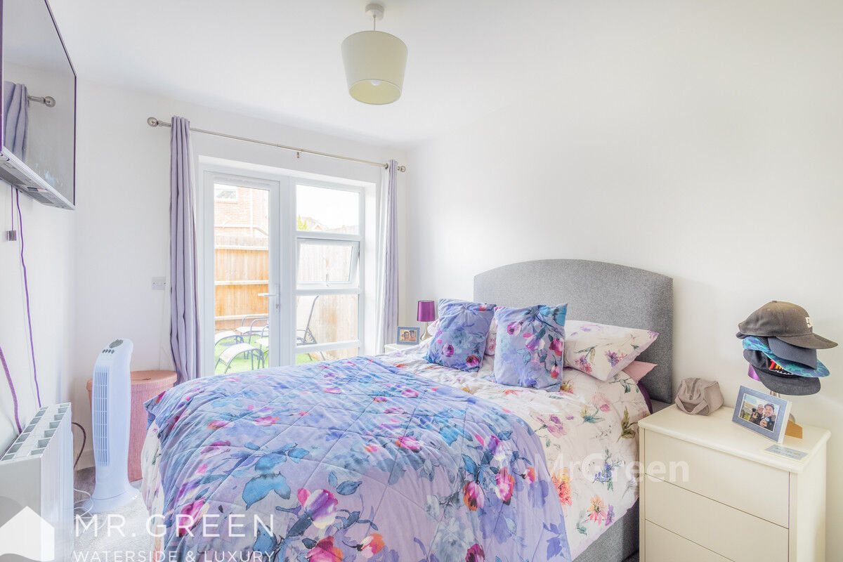 Park Views, The Crescent, Boscombe, Bournemouth, BH1 4EX - Mr Green ...