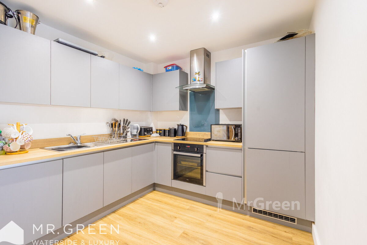 Park Views, The Crescent, Boscombe, Bournemouth, BH1 4EX - Mr Green ...