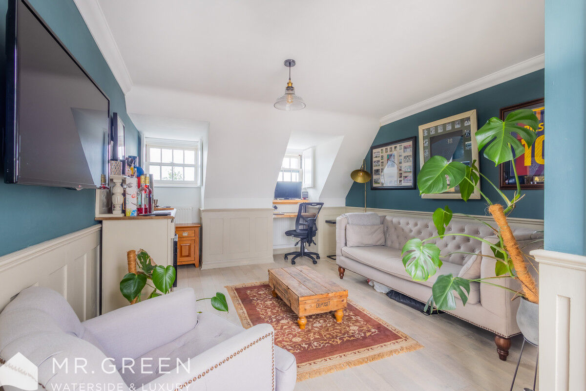 Purewell, Christchurch, BH23 - Mr Green Estate Agents