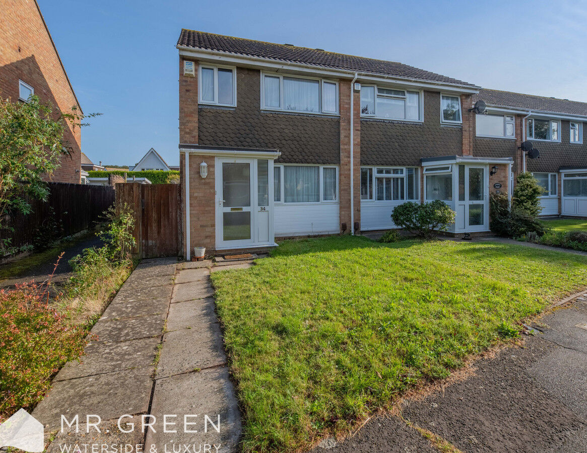 Howard Close, Christchurch, Dorset, BH23 3HY - Mr Green Estate Agents